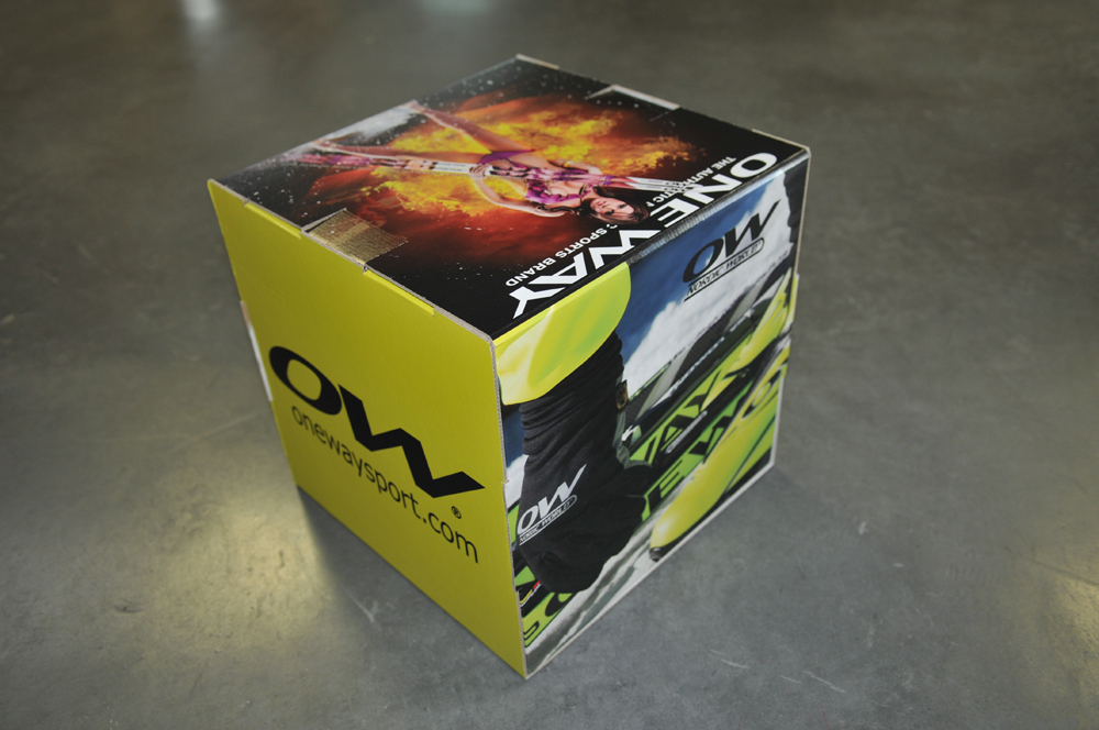 Cube en carton One Way | SMTK Communication
